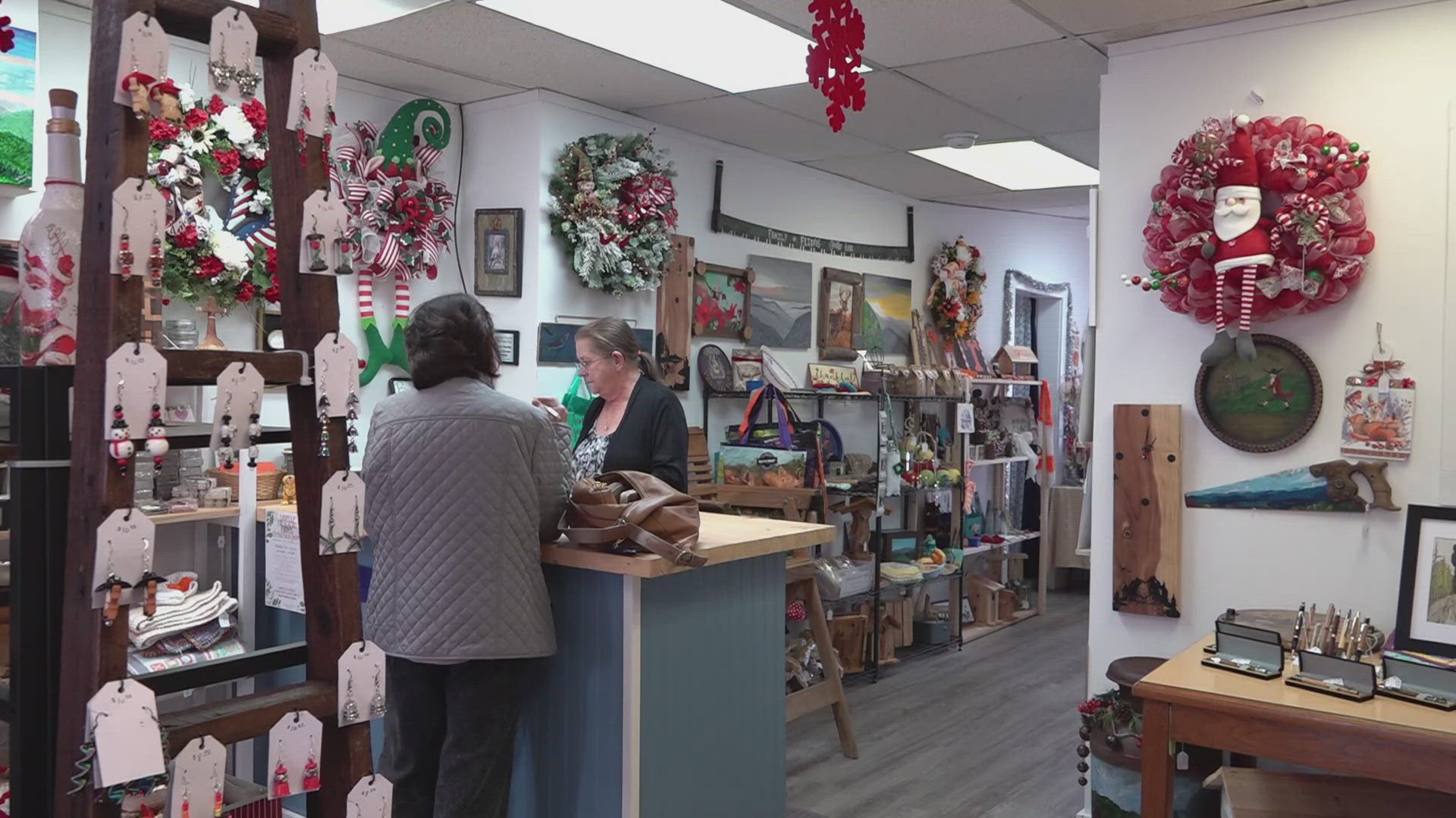 Downtown Newport businesses thankful for progress this Christmas season
