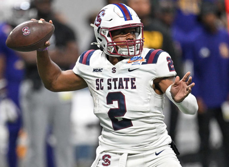 South Carolina State University flag to fly atop State House to ...