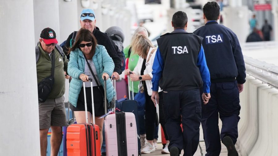 TSA predicts potentially record-breaking holiday travel season