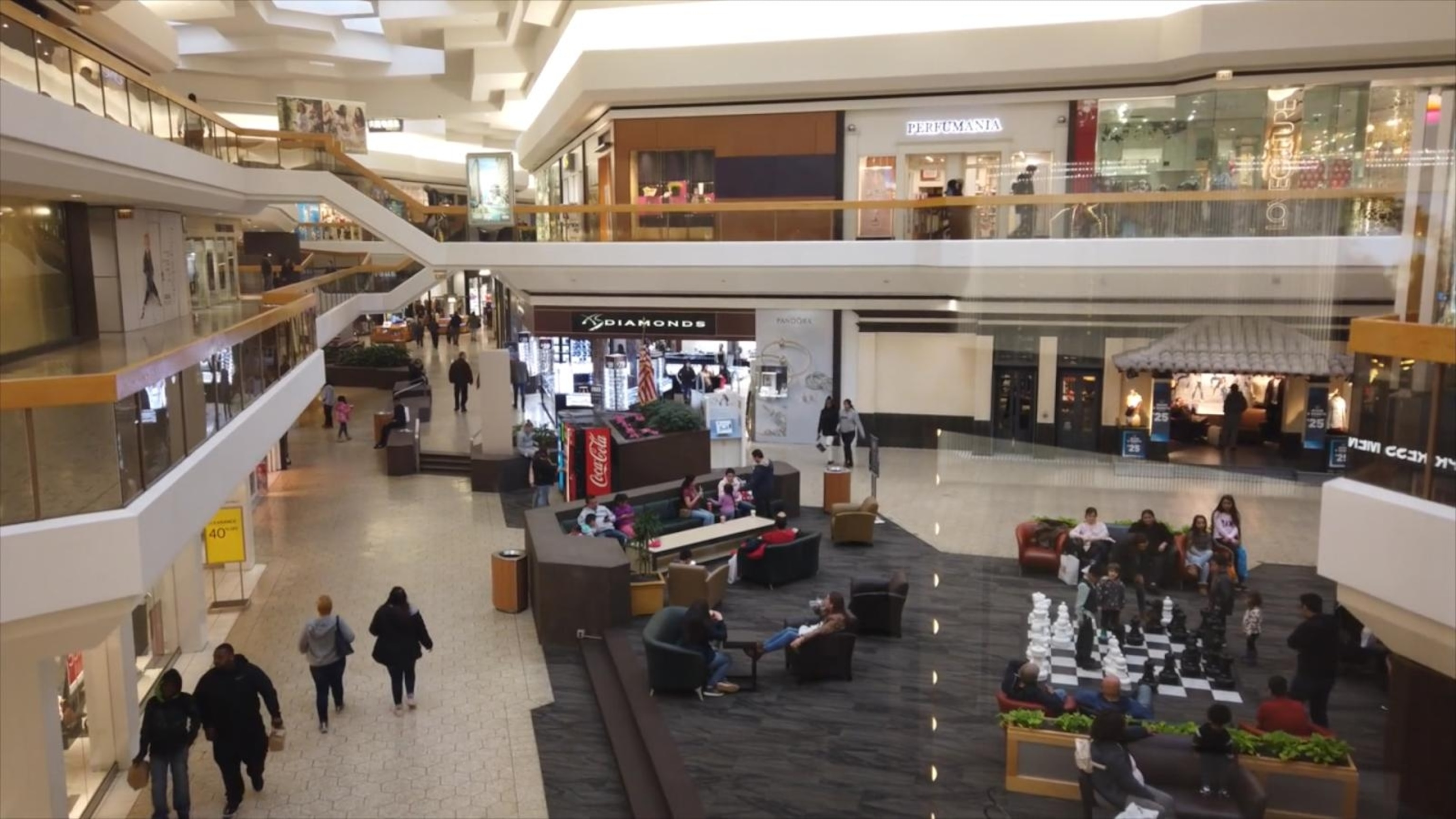 Record high consumer spending expected this holiday season