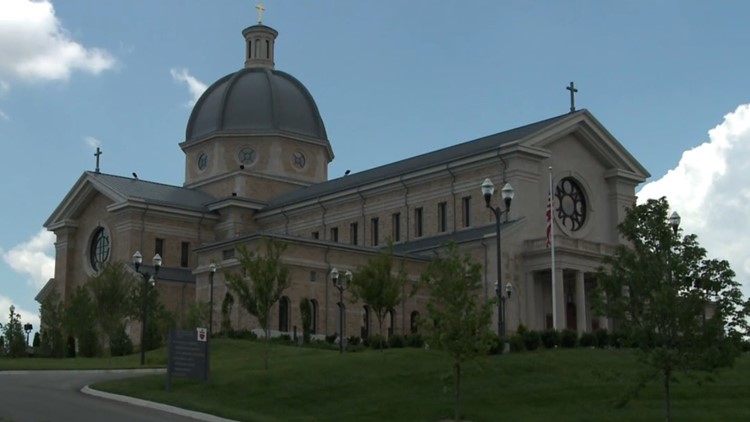 Former church organist files intent to drop lawsuit against Knoxville ...