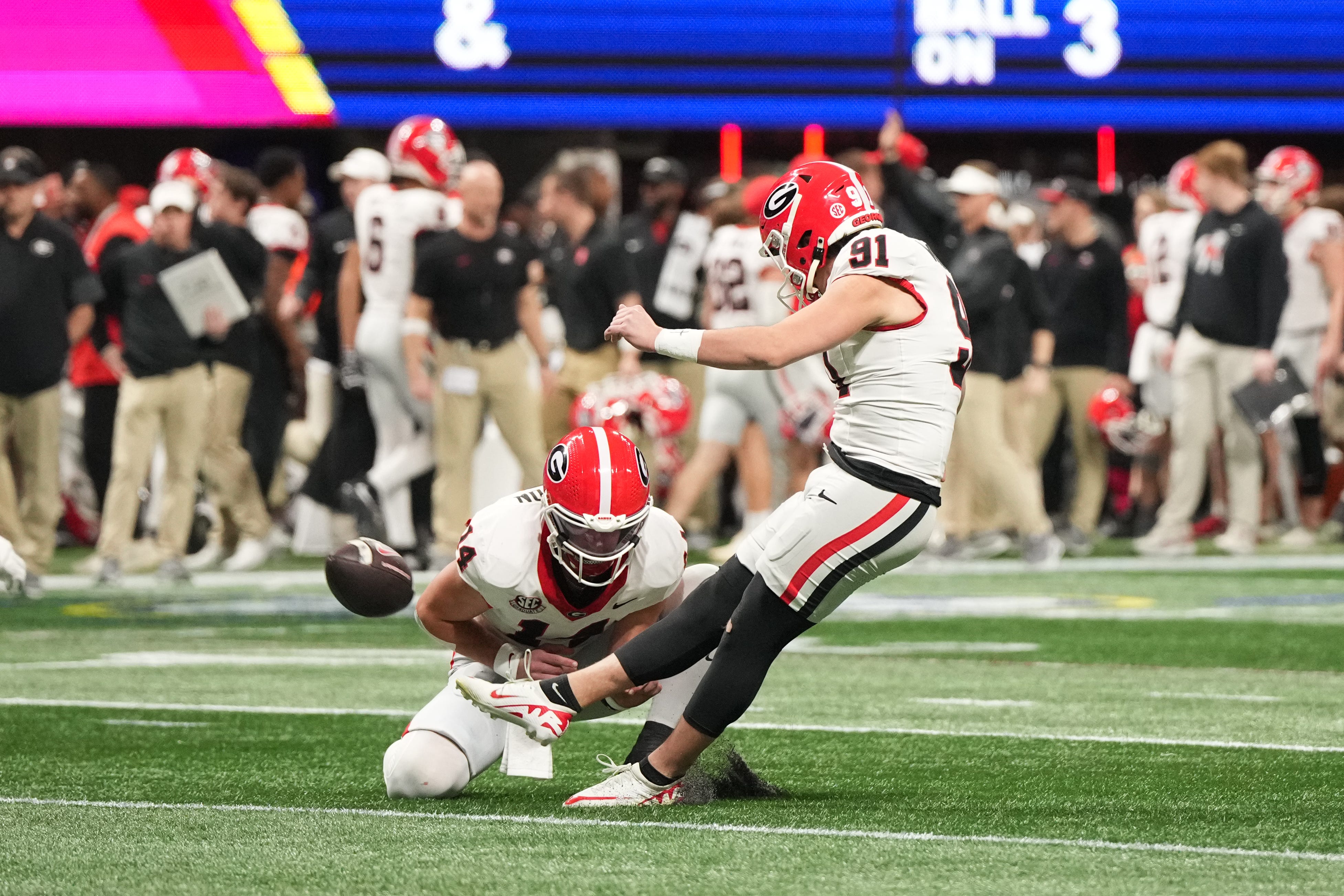All-SEC Georgia specialist announces future plans