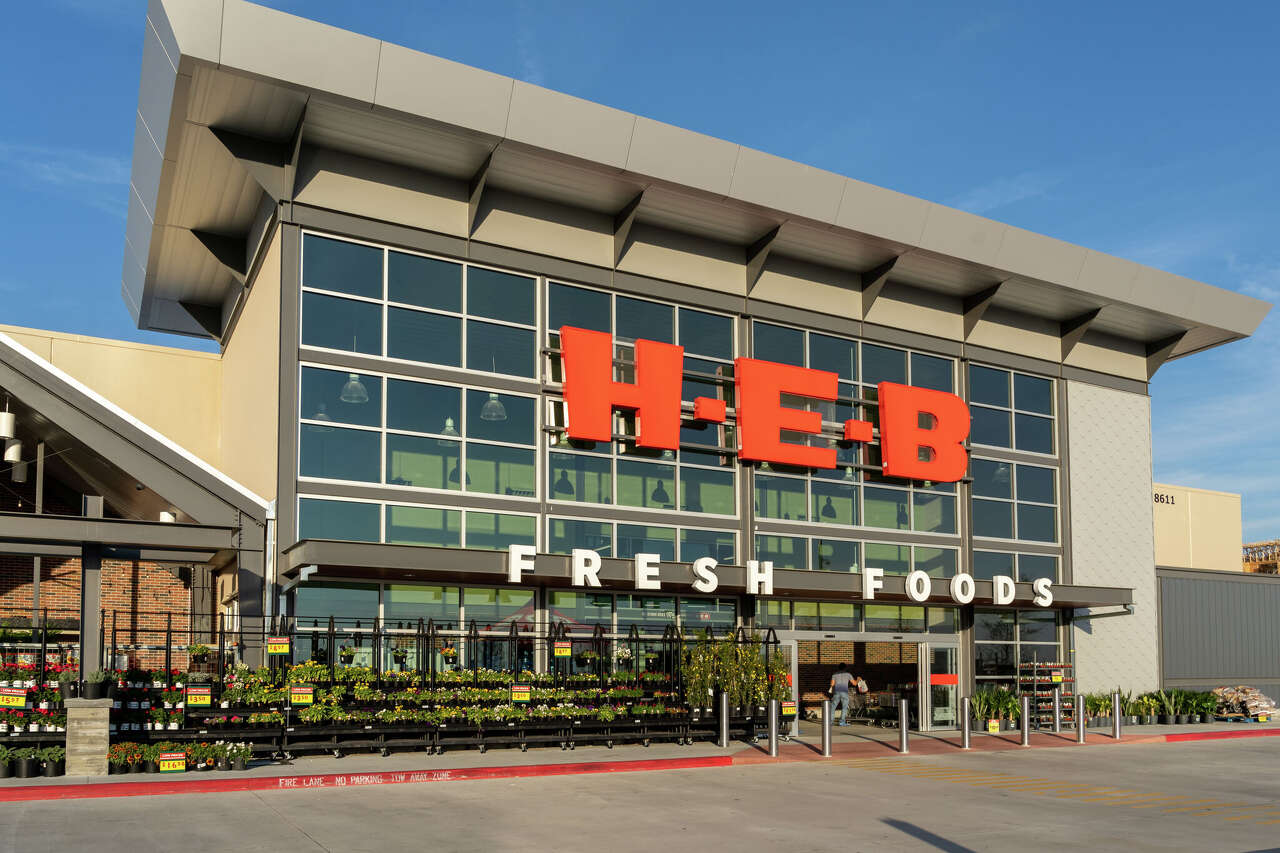 'No more TikToks': H-E-B employee claims she was asked to stop sharing ...