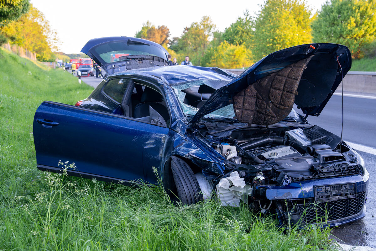 Massencrash auf A1, vier Verletzte: Plötzlich sorgt ein schwangerer ...