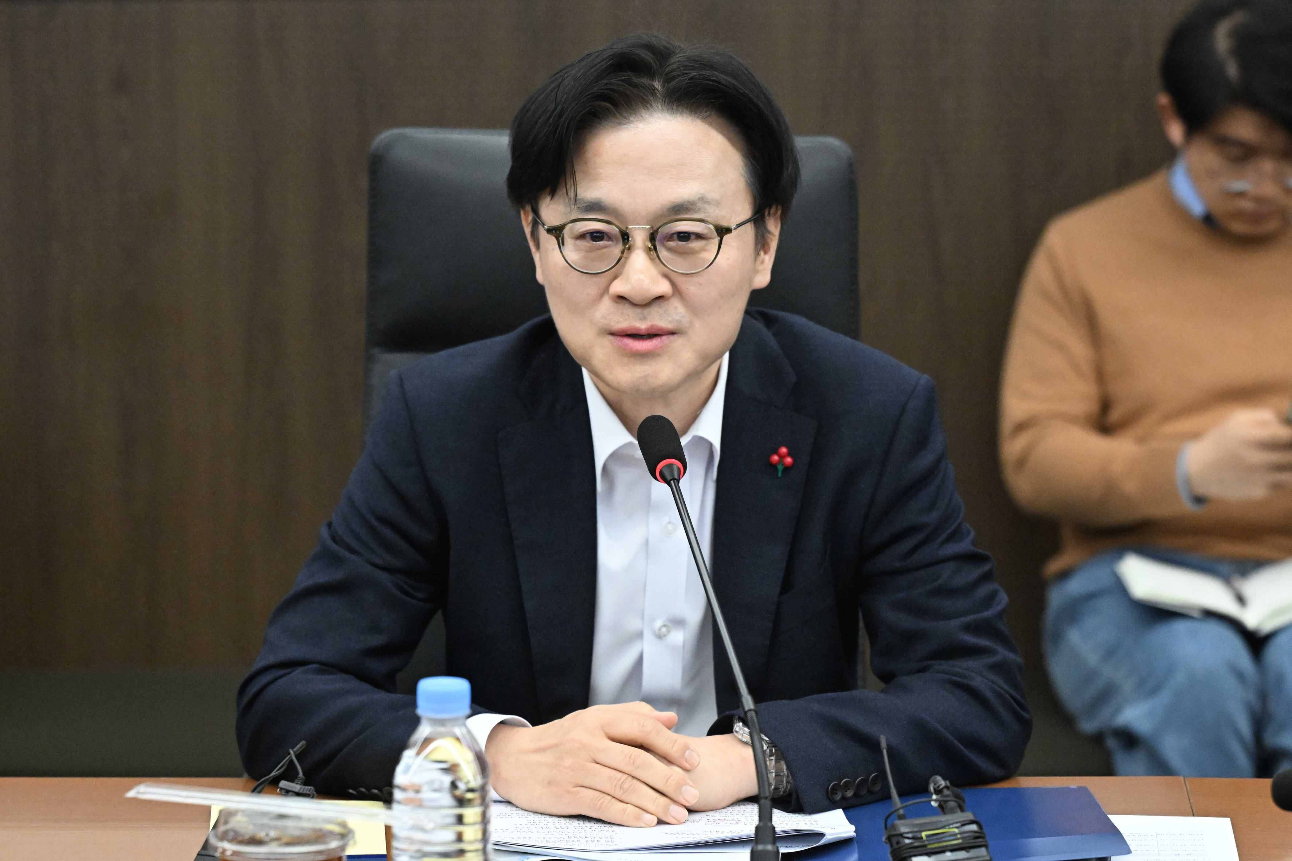 Government to invest 700 billion won in AI manufacturing via MAX alliance