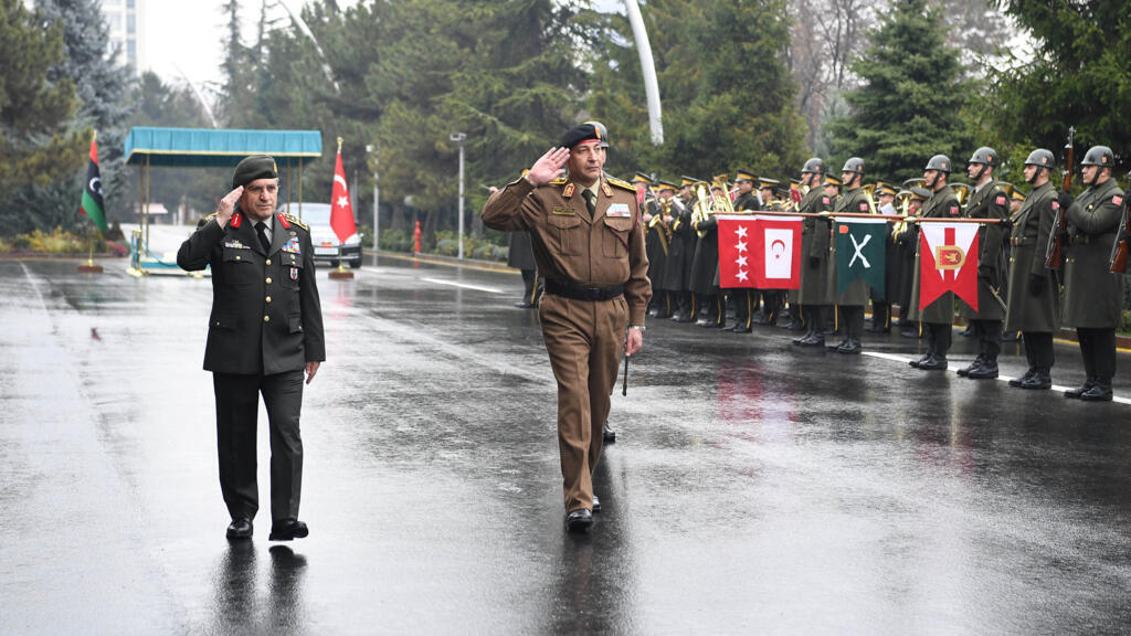 El jefe militar de Libia muere en un accidente aéreo tras despegar de ...