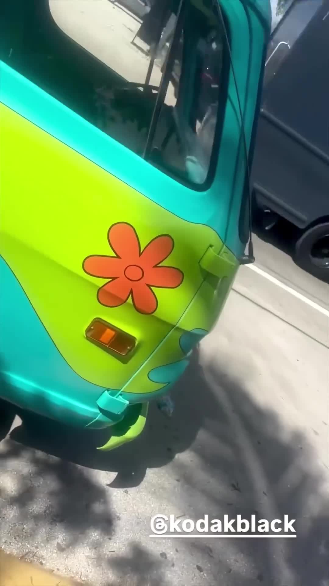 Kodak Black’s mystery machine Scooby-Doo van on gold 24’s wire wheels
