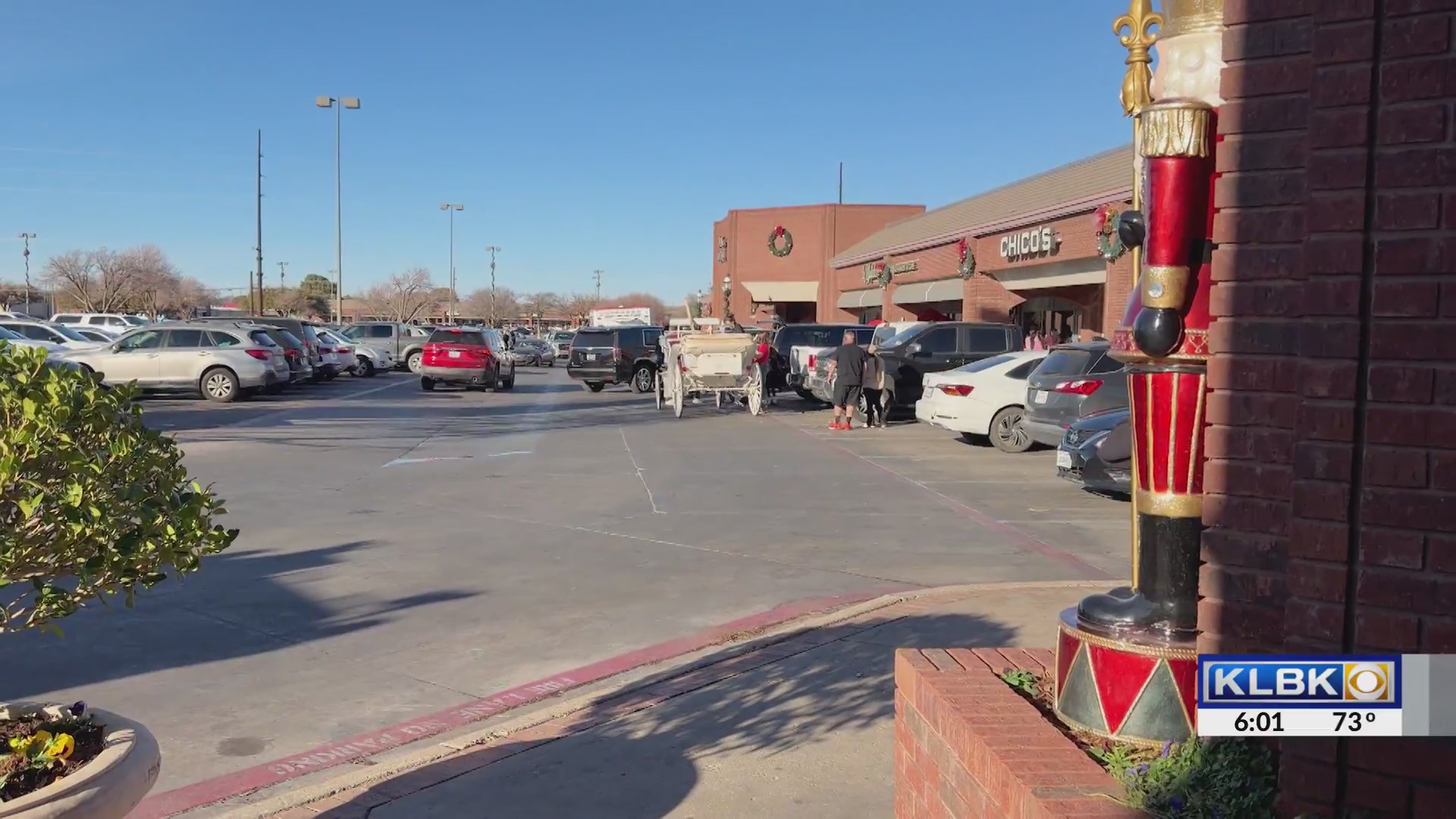 Kingsgate carriage ride crashes, no injuries reported