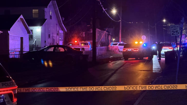 Police investigate shooting in Dayton neighborhood