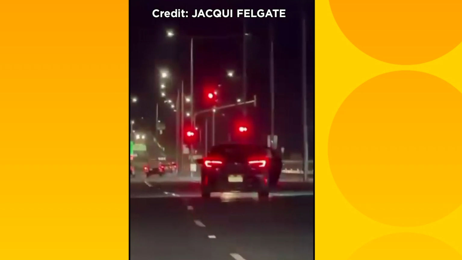 Machetes used in attack on man after he jumped from moving car in Melbourne