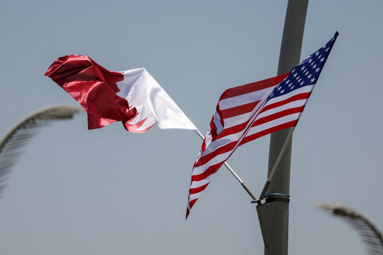 Trump says it would be "stupid" to reject Qatari Air Force One gift as ...