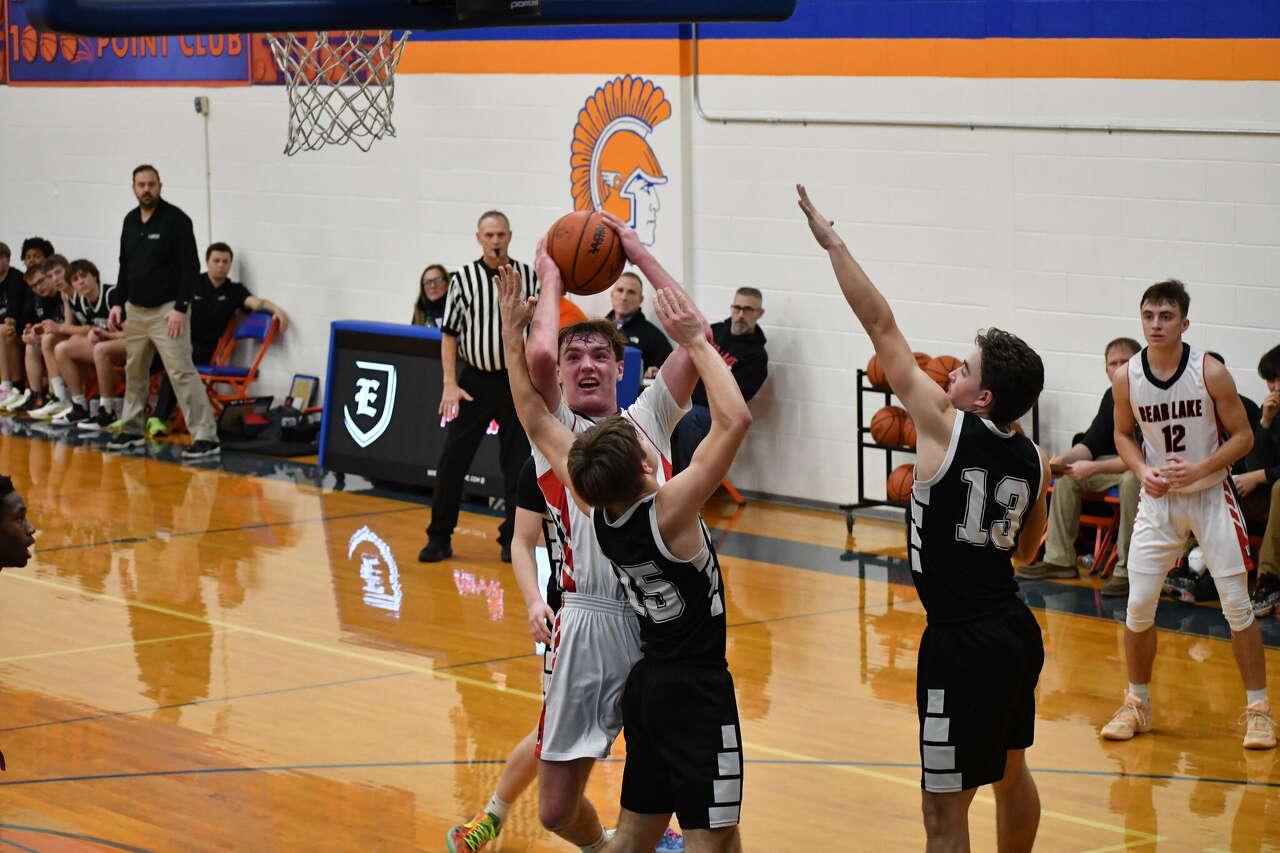 Slow start stymies Bear Lake boys in holiday tourney final