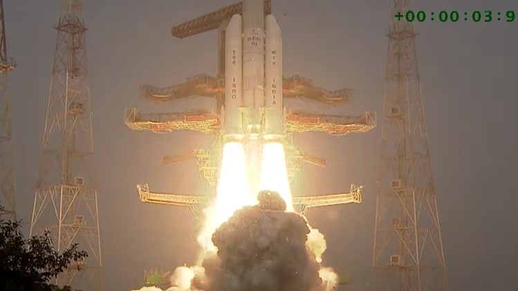 ISRO successfully launches LVM3-M6 rocket with BlueBird Block-2 ...