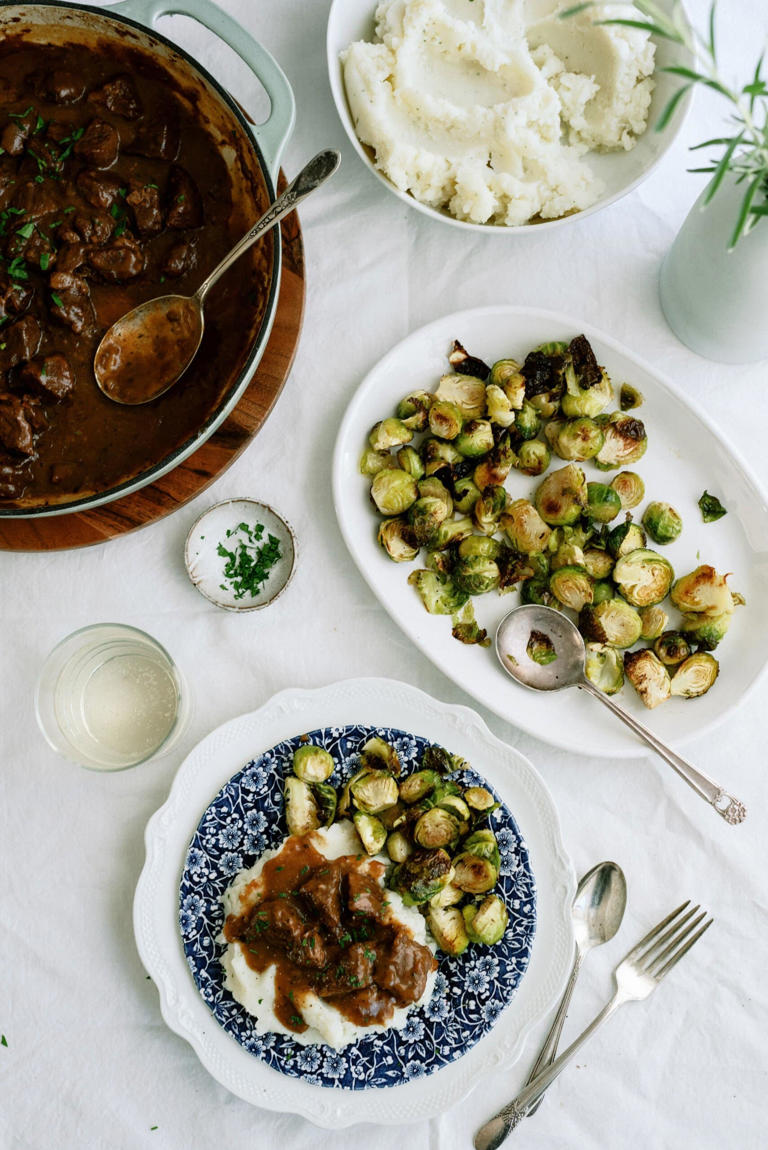 Homestyle tri tip with mashed potatoes and gravy
