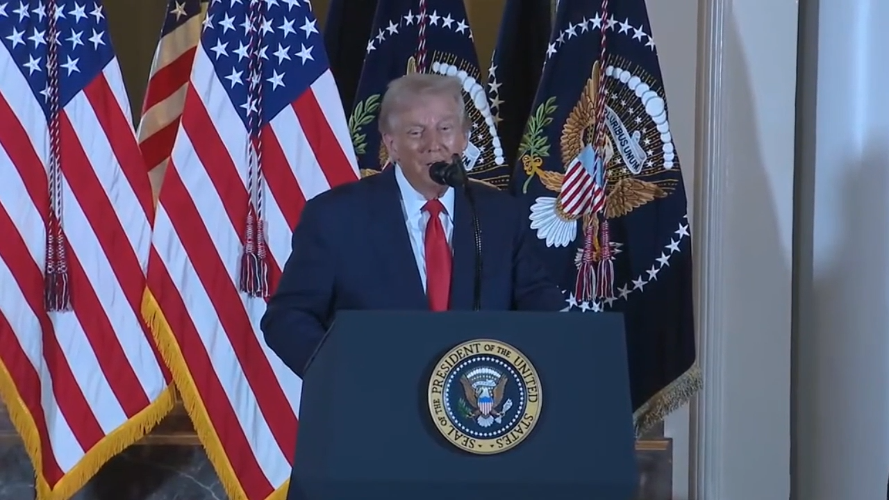 'I sometimes disturb the market': Trump spills the beans, admits to ...