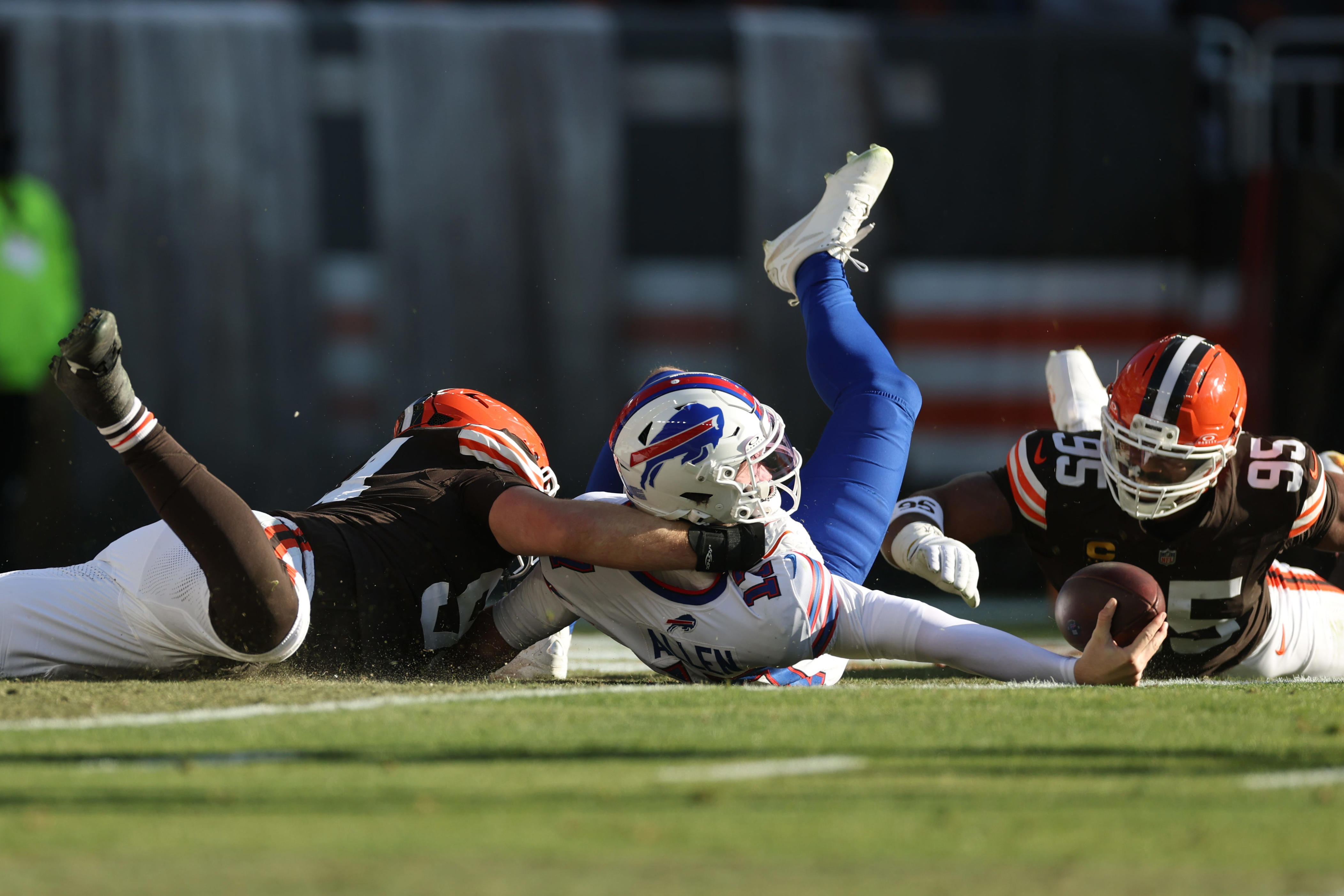 What Bills' Josh Allen said about injured foot ahead of Eagles game