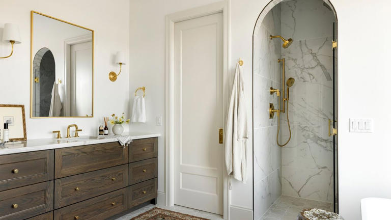 How to design and decorate a guest bathroom – designer advice to create ...