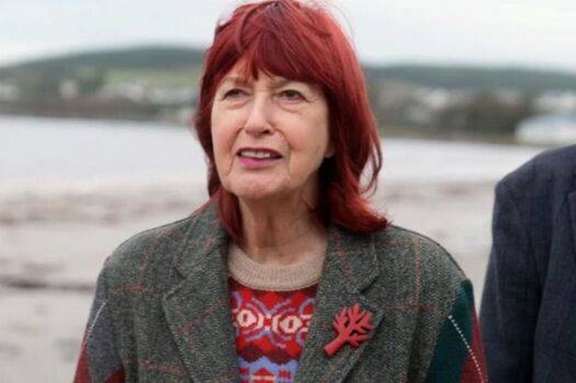 Escape to the Country travels 500 miles for Loose Women star in huge ...