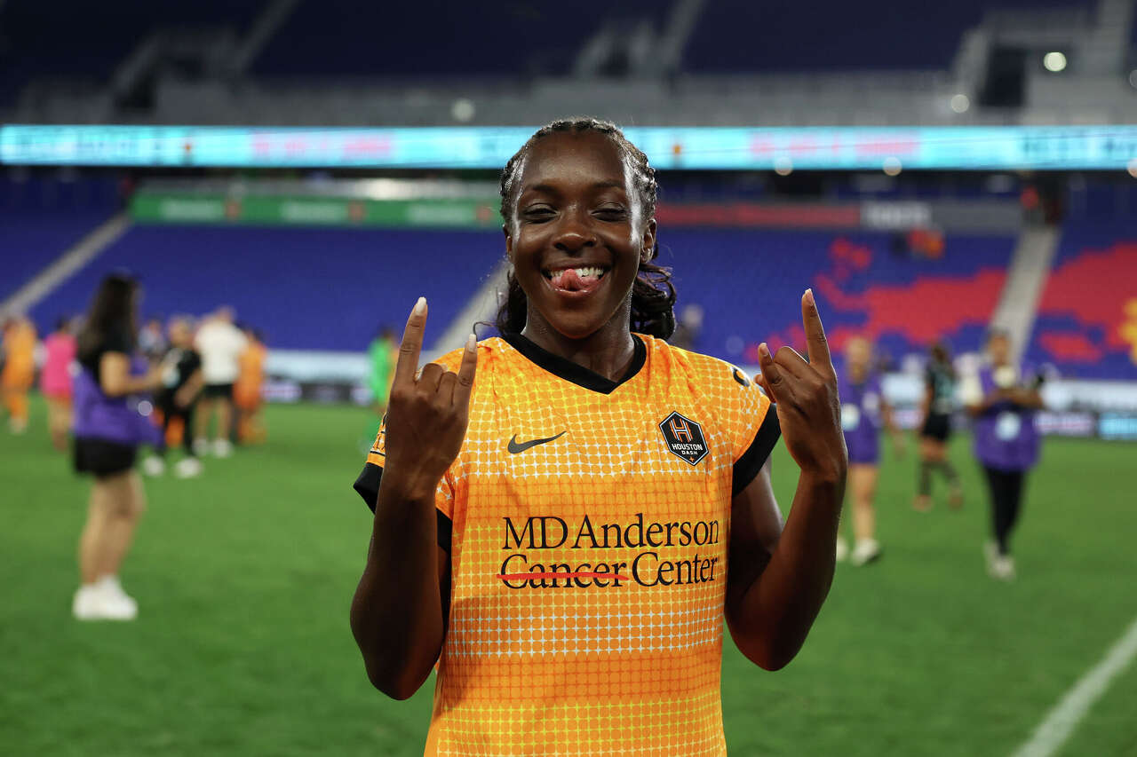 Houston Dash send fan favorite to Chicago Stars in shock trade