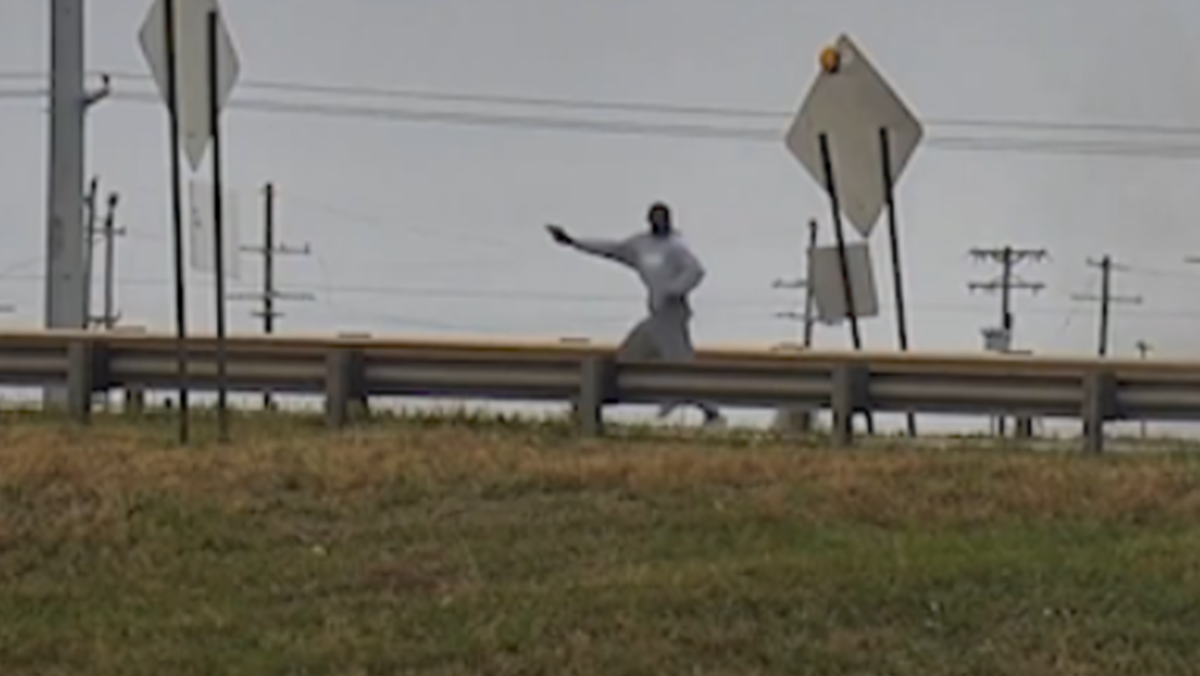 Video: Suspect in deadly crime spree in OKC metro hit by cars before ...