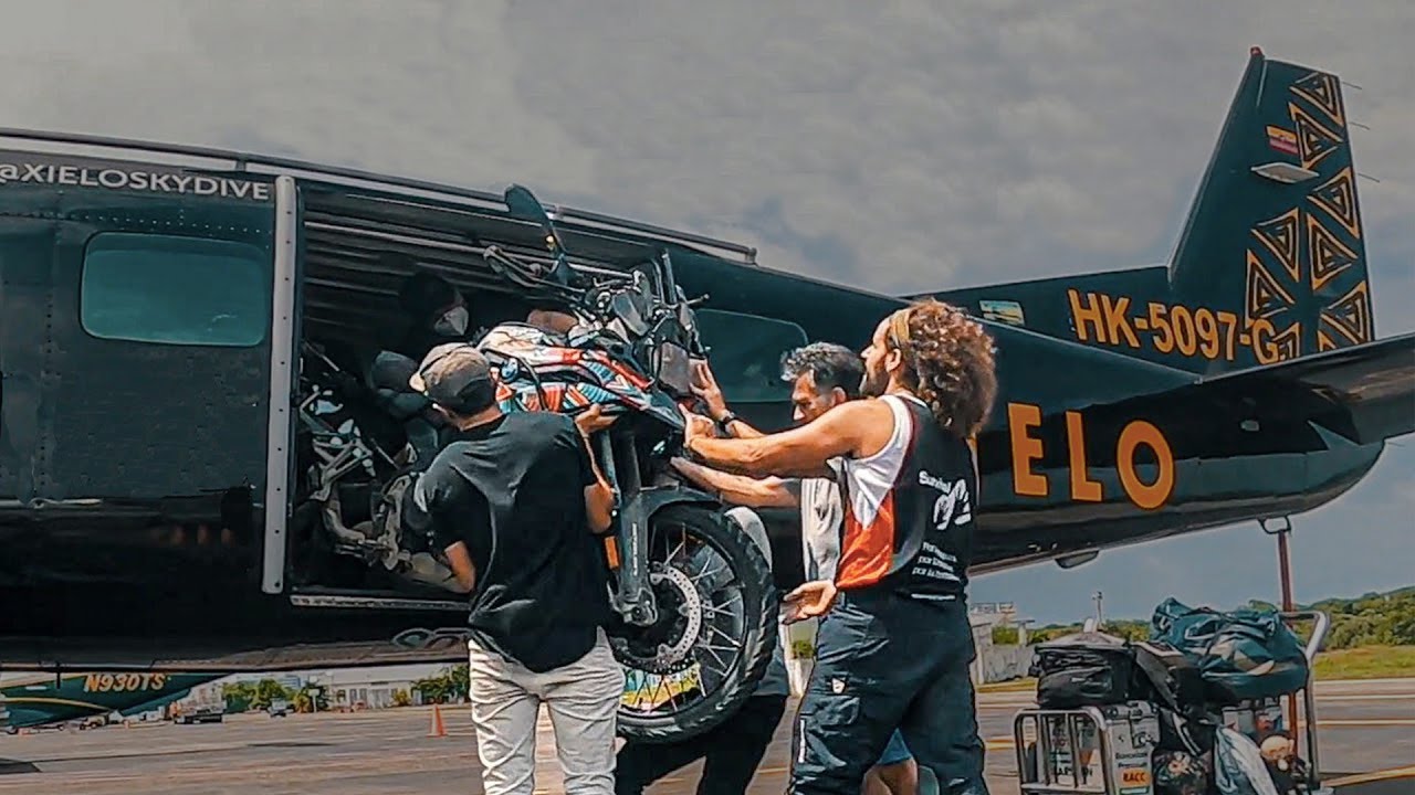 De Colombia a Panamá: Cómo reventé mi moto en el avión 🛩️