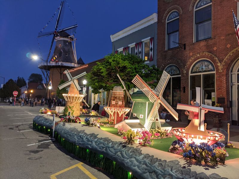9 small towns in Iowa to explore at a relaxed pace