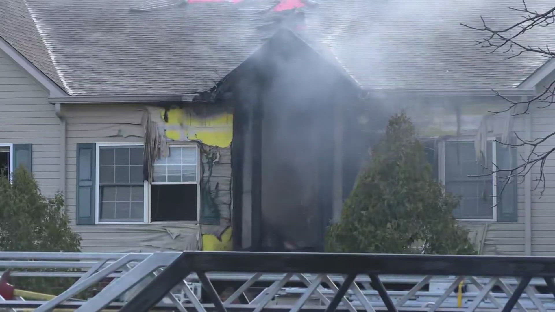 Fire at apartment complex leaves 20 families without a place to stay
