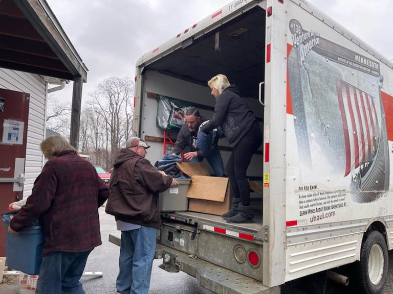 Gift-giving pipsqueak mailman spreads holiday cheer through Erie area