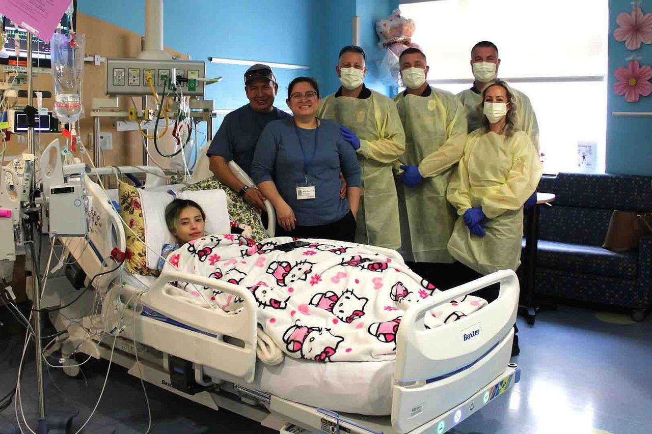 Teen with rare condition has marathon surgery to remove her 174-lb. leg ...