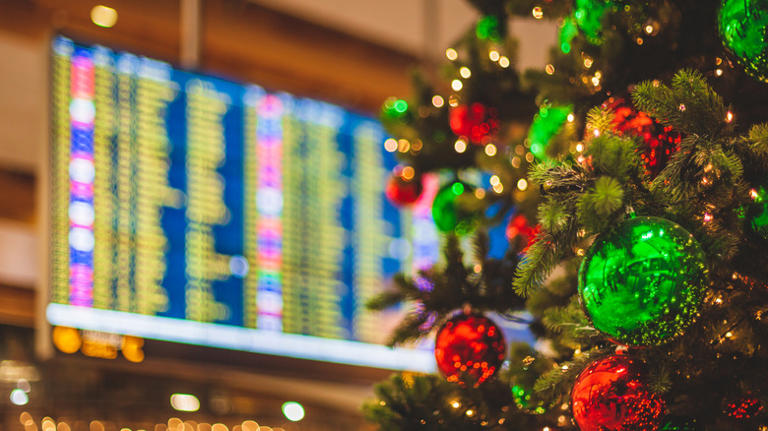 Unruly behavior on flights peaks around Christmas and better-dressed ...