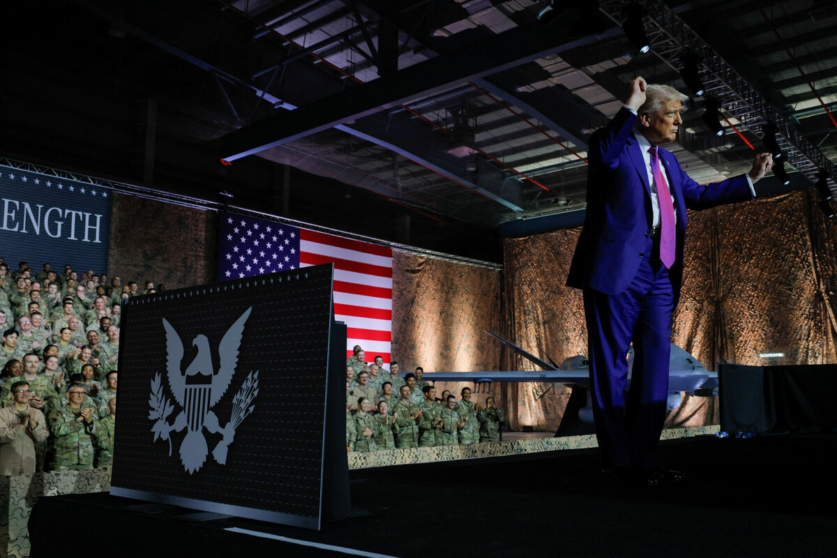 Trump revives talks of third term and mocks Biden in address at US air ...