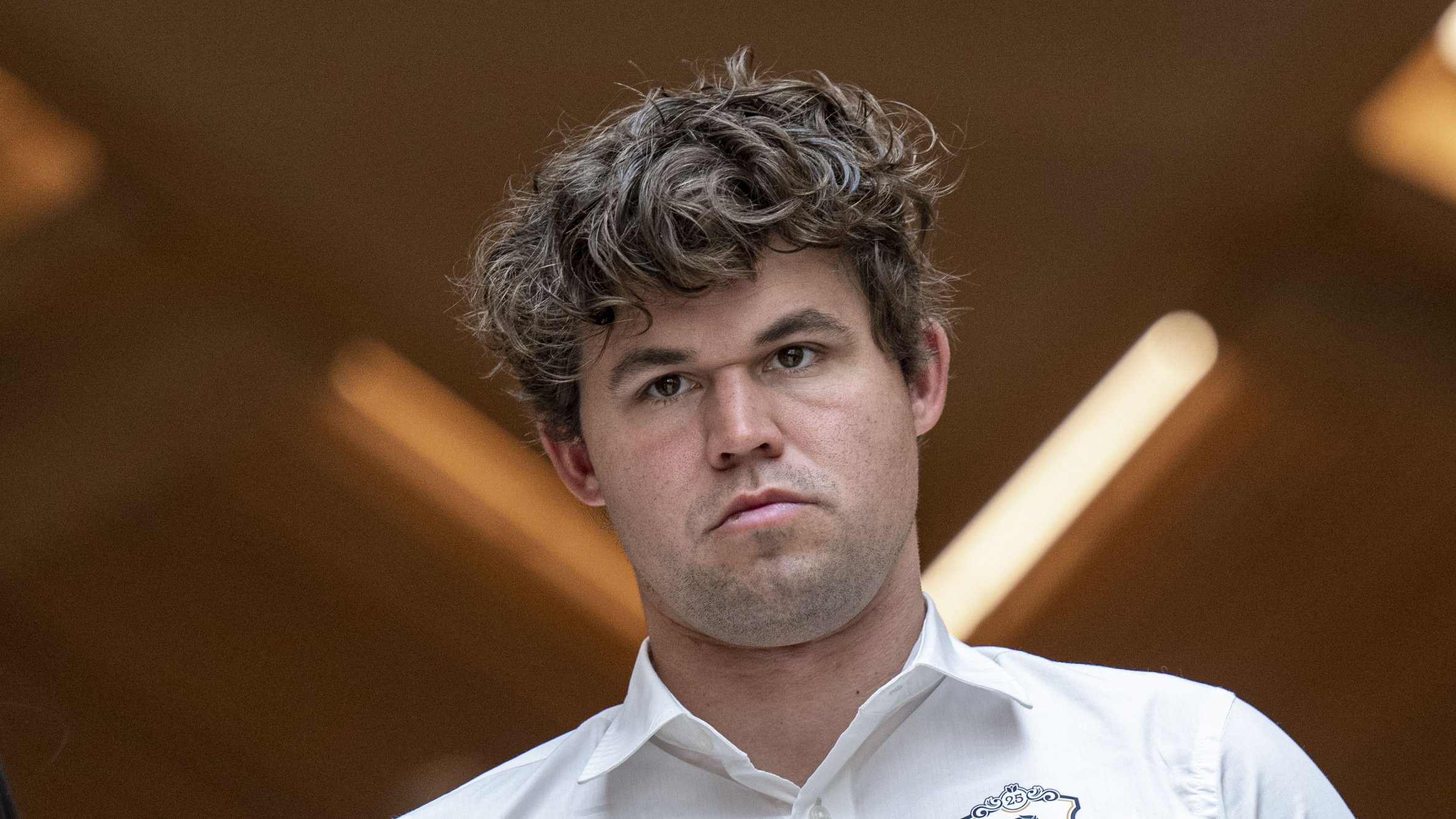 Reagerer på Carlsen-bildene: – Er det et tegn?
