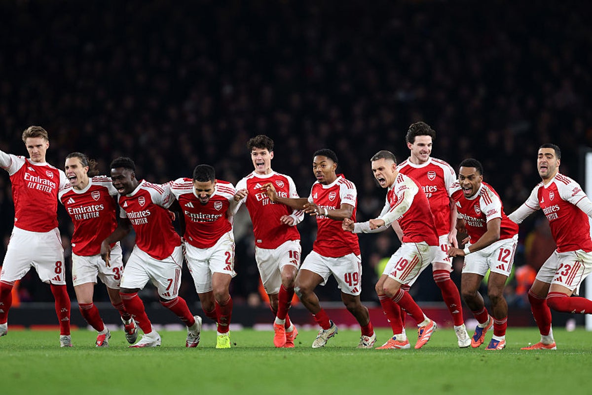 Arsenal win thrilling shootout to book Carabao Cup semi-final spot