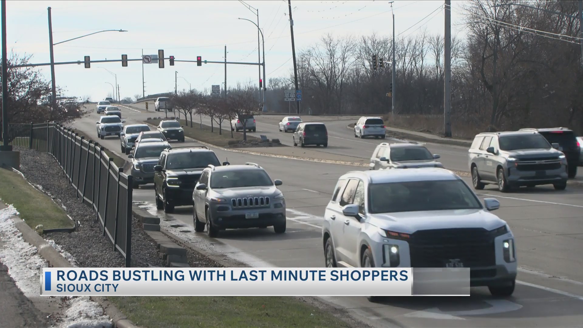 Roads bustling with last minute shoppers