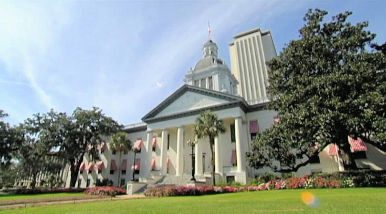 DeSantis grants state employees extra days off around July 4
