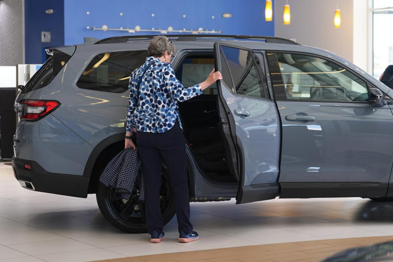 Americans are getting locked into decade-long car loans as new vehicle ...