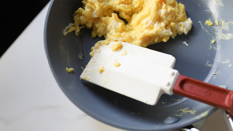 How to clean and care for ceramic non-stick pans