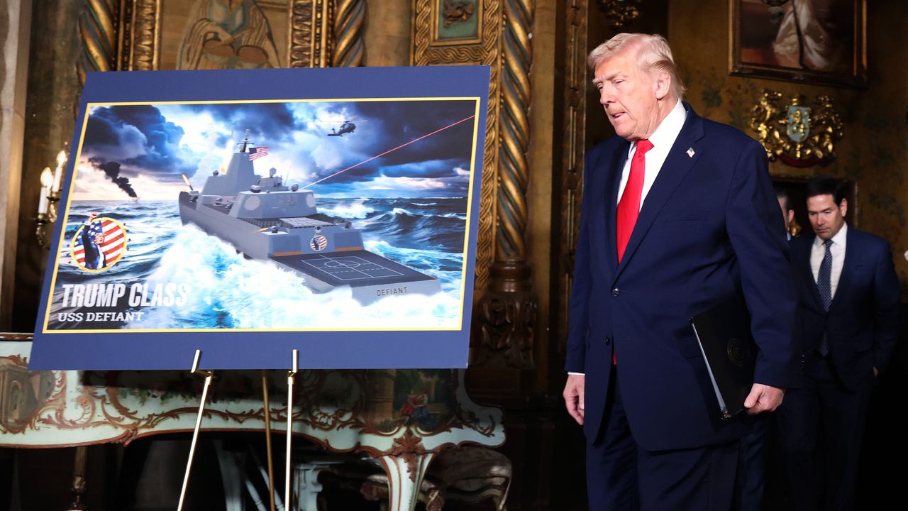 Trump unveils new 'Trump class' US warships