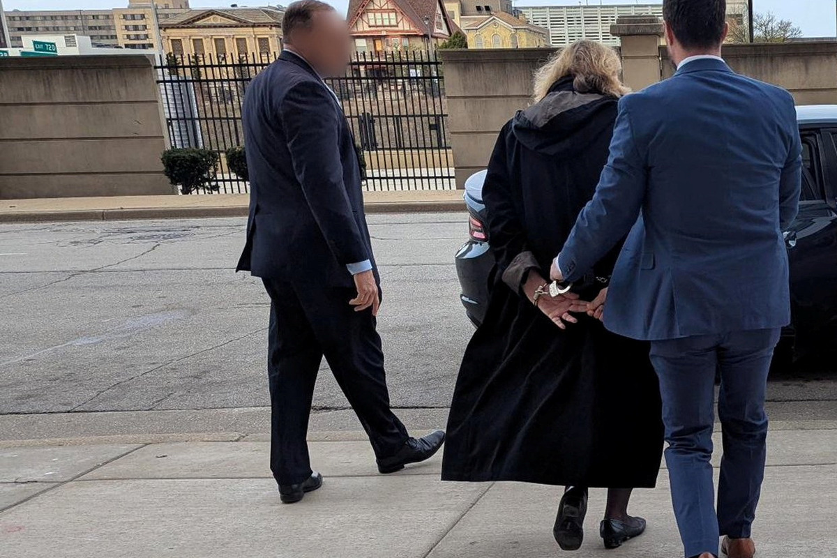 Federal judge indicted on charges of helping man escape ICE agents ...