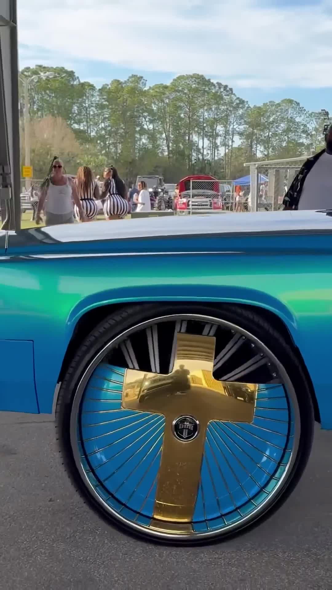 Cadillac on 30” DUB Floaters at the Carshow