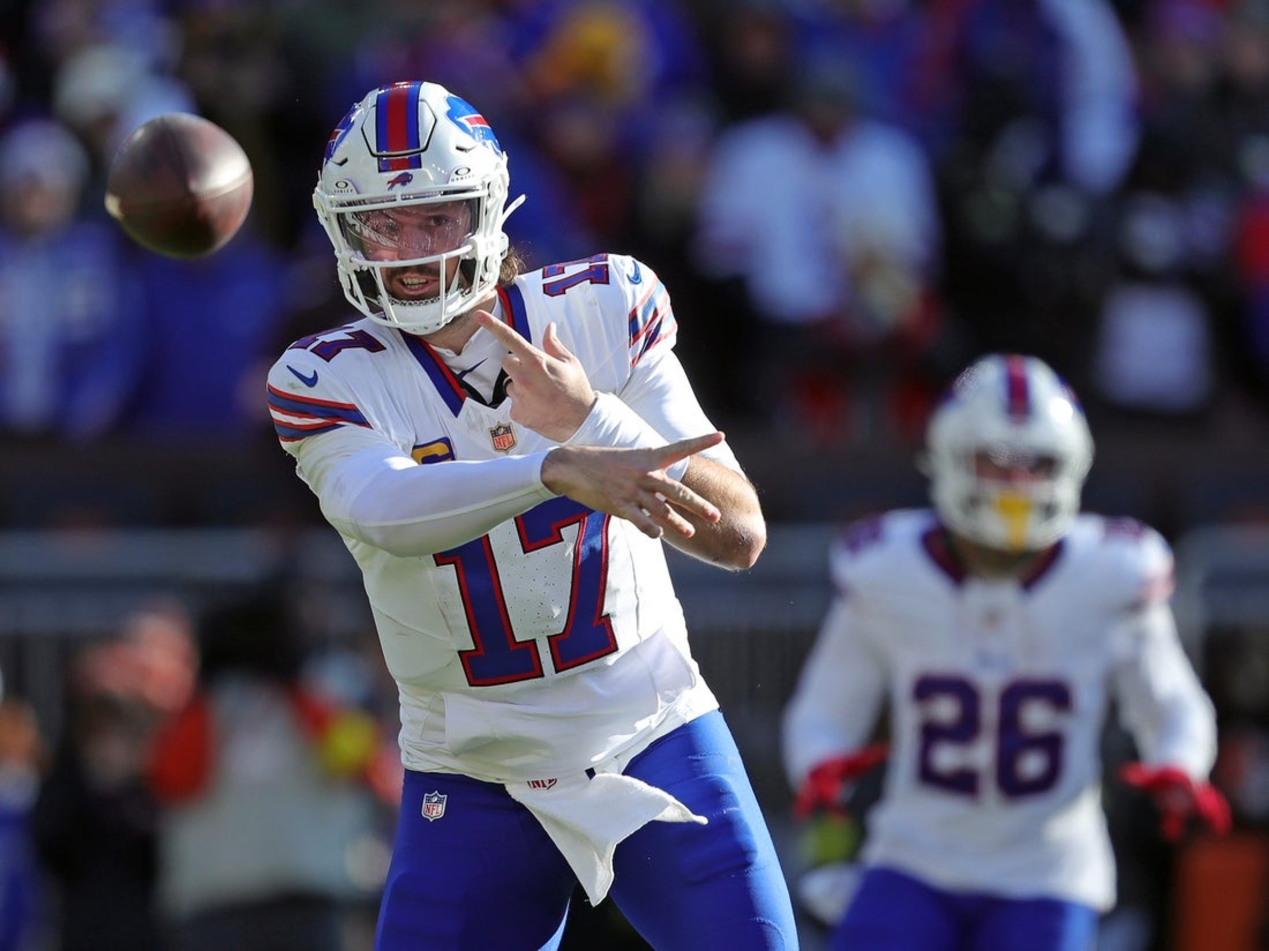 Bills star QB Josh Allen (foot) sits out walkthrough