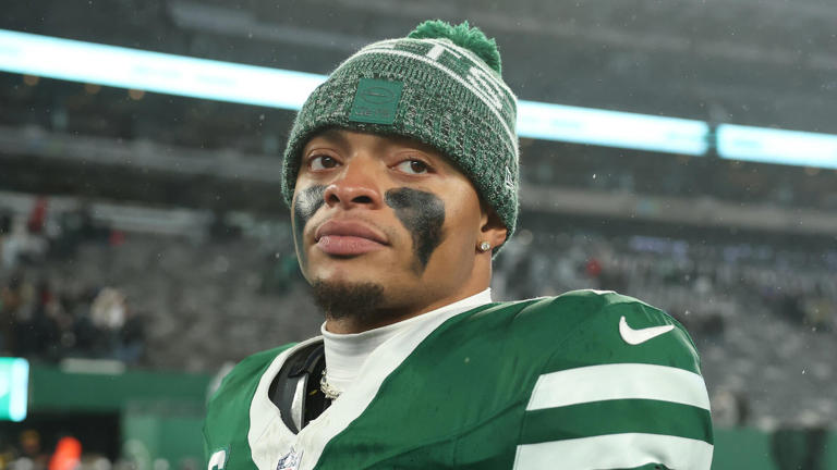 Justin Fields injury update: Jets place QB on season-ending injured ...