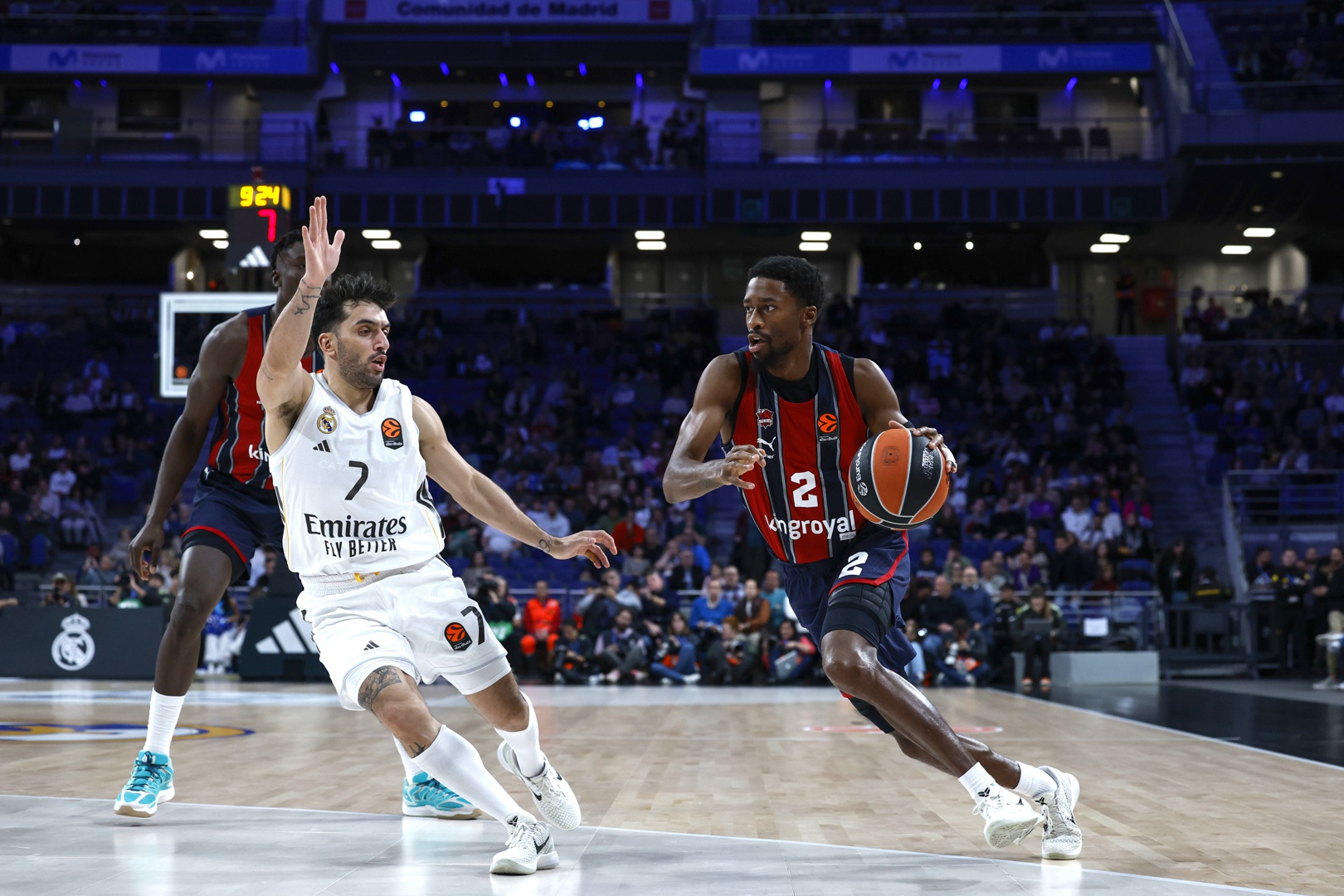 Baskonia renueva a Simmons hasta el final de temporada y Galbiati ...