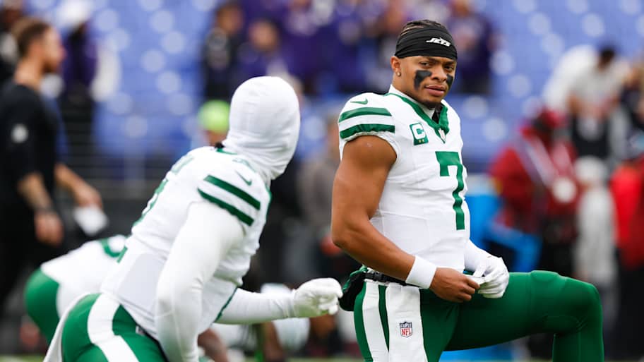 Justin Fields' 1st season with Jets ends with questions looming