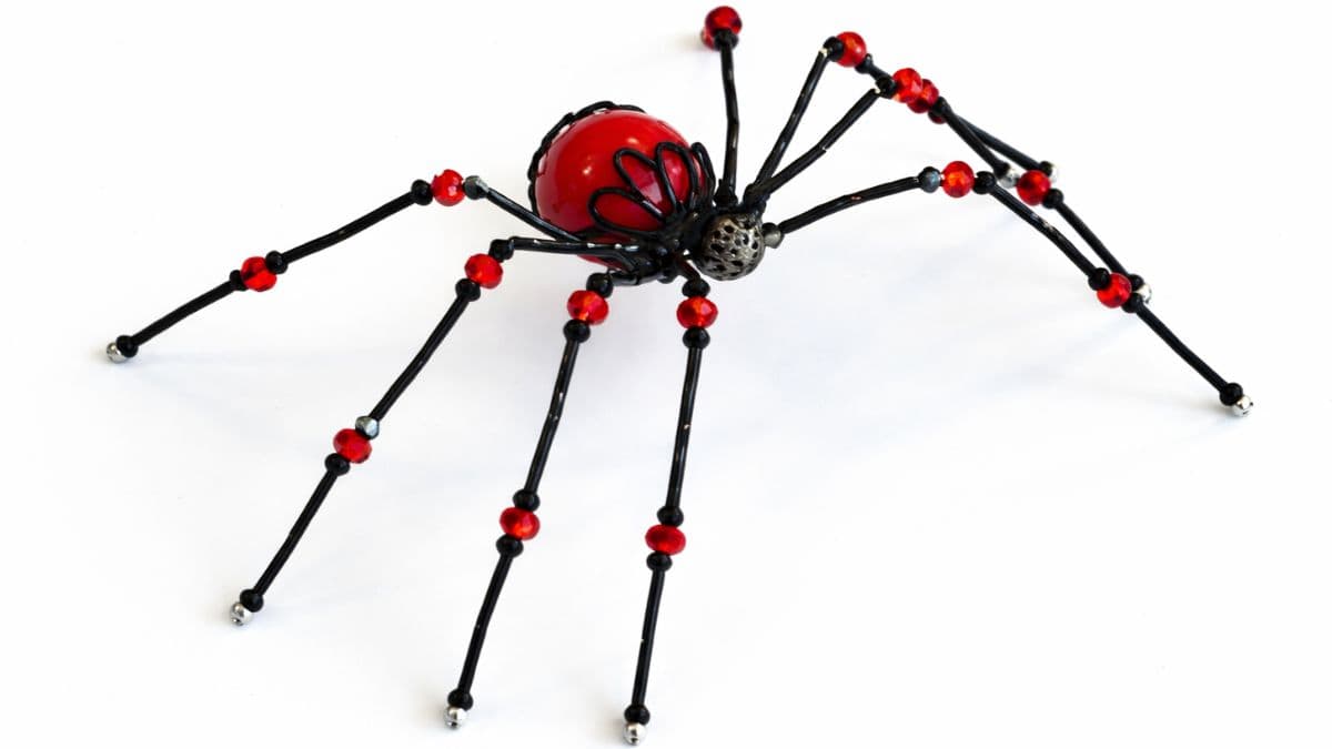 Step by step beaded spider tutorial