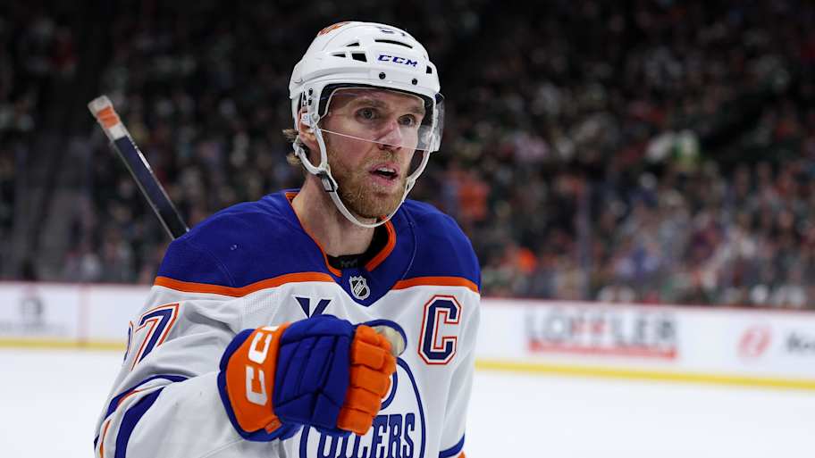 Connor McDavid leads red-hot Oilers into Battle of Alberta