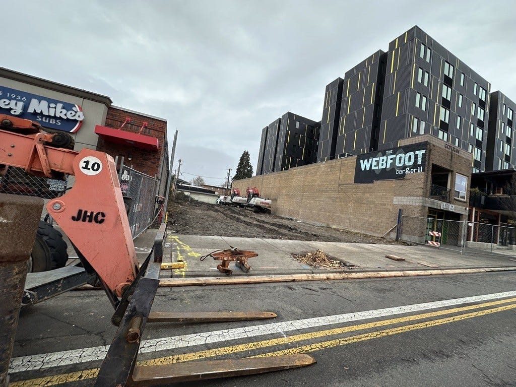 Businesses on Alder between 12th and 13th open during construction