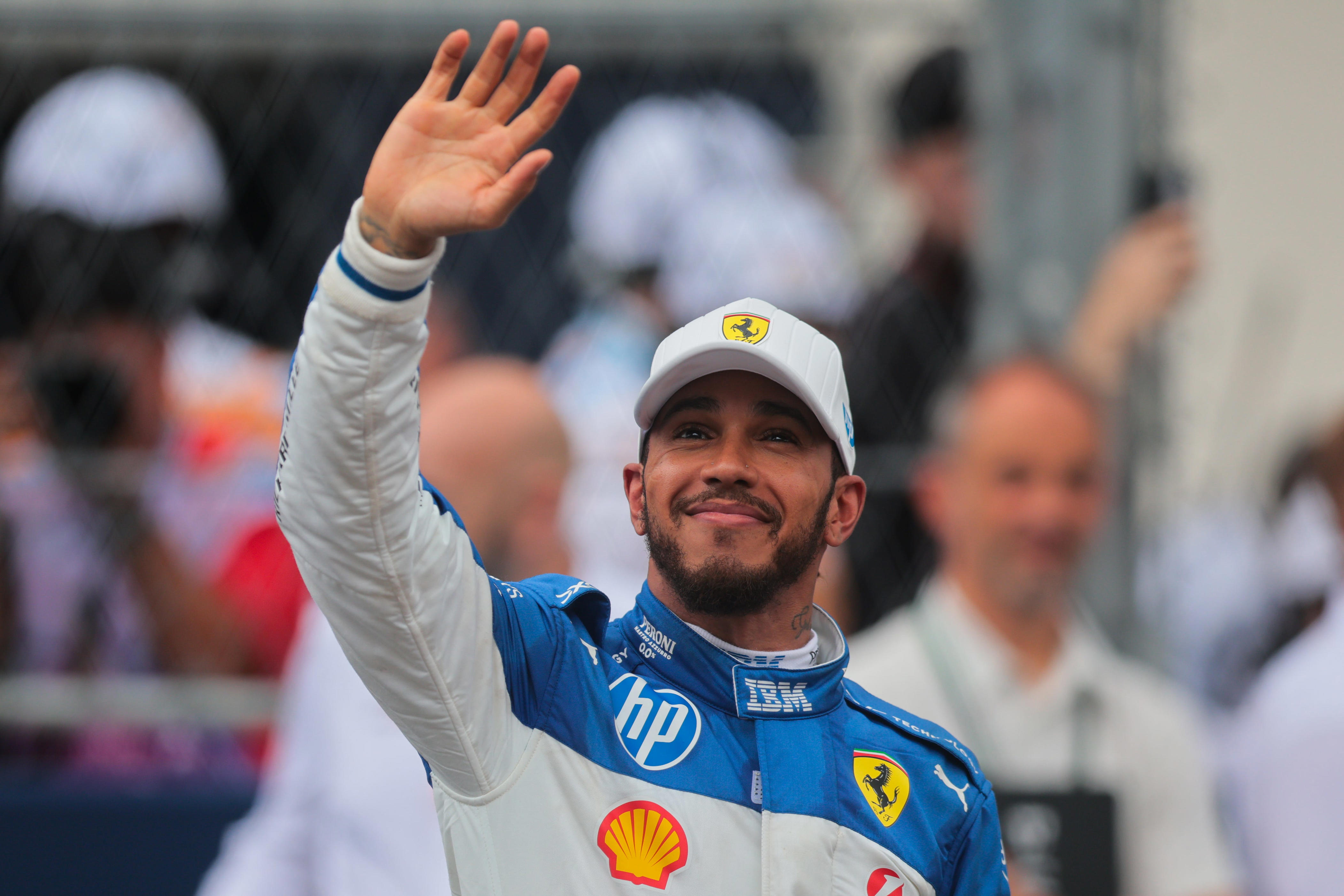 Lewis Hamilton shares message to Broncos after attending first home game