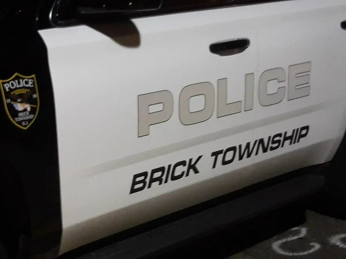 Man arrested in string of vehicle burglaries, Brick police say