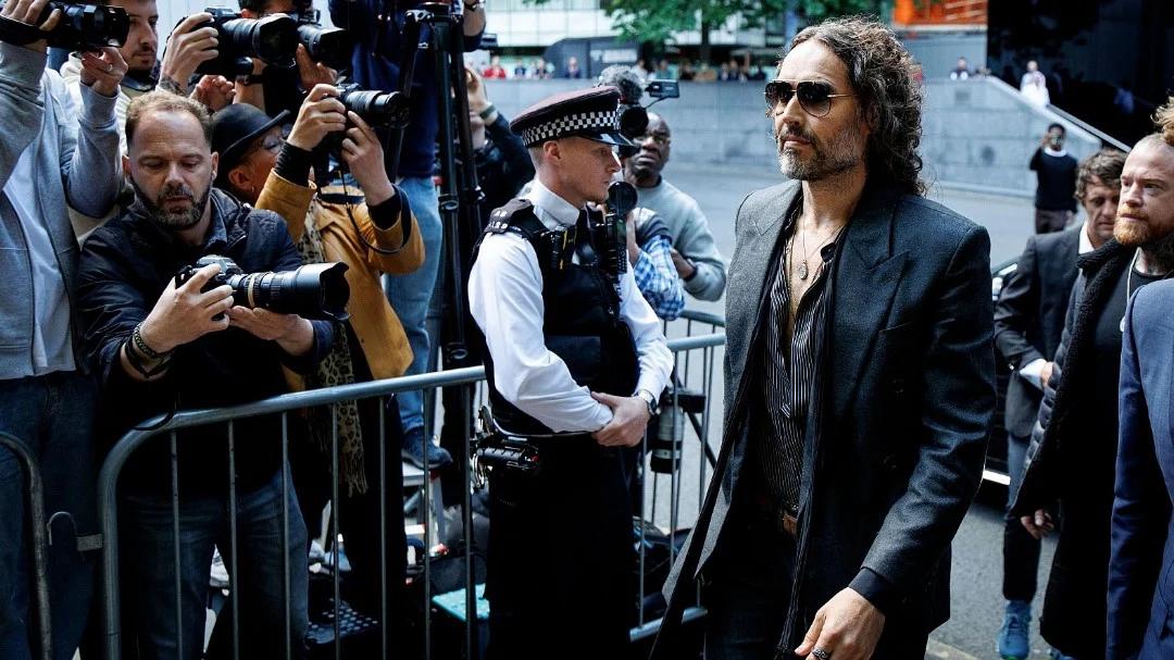 Russell Brand enfrenta nuevas acusaciones por agresión sexual: ¿Cuál es ...